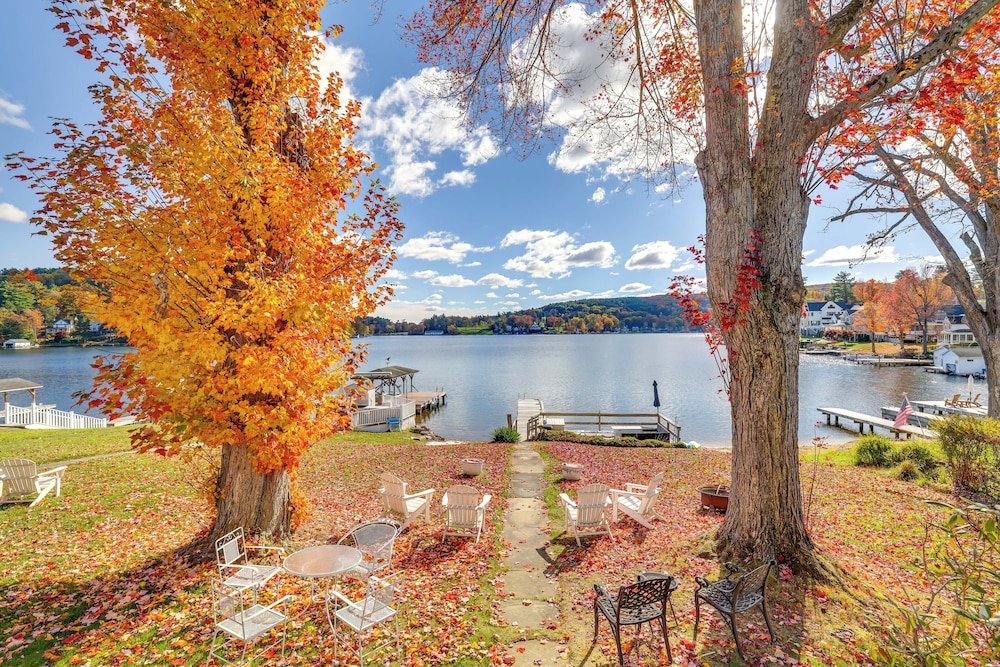 All-season Getaway On Lake Winola: Dock & Sunroom! - Lake Winola, PA