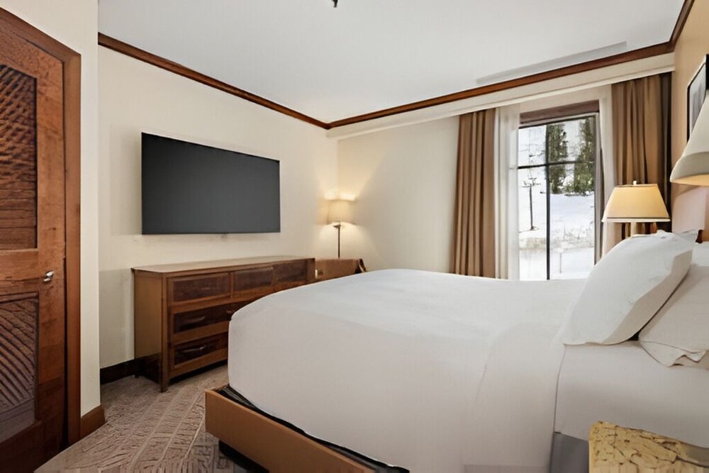 Thanksgiving in Aspen Ski-In/Ski-Out Ritz-Carlton 3BR Residence Sleeps ...