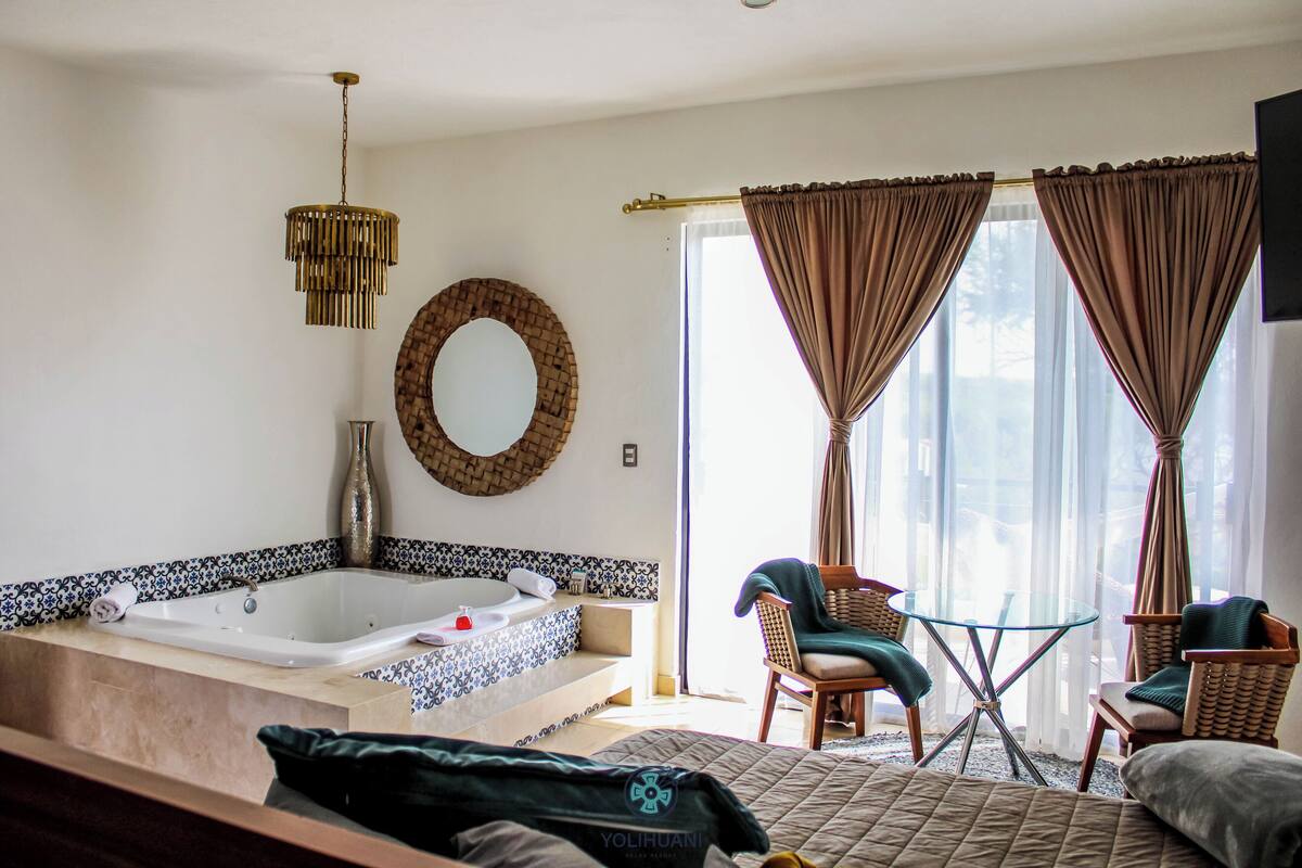Master Suite con Balcón 115 | Banheira de hidromassagem privativa