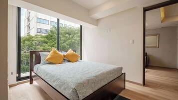 Apartamento, várias camas, varanda, Vista para a cidade (Rio Neva 38 - (01)) | 2 quartos, com decoração personalizada, com mobília individualizada