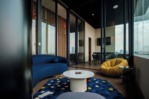 Estúdio, 1 cama Queen, cozinha, vista para a cidade (Sky Town 2004) | Parte interna