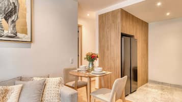 Apartamento, várias camas, cozinha, vista para a cidade (Unico Roma Torre Maple 302) | Parte interna