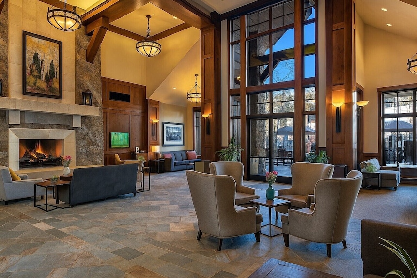 Peak 7 Mountain Retreat Luxury & Ski In/out, Family Friendly W/ Private Suites - Breckenridge, CO