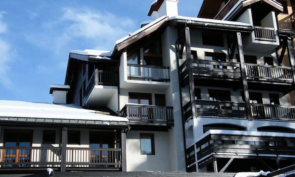 Spacious Duplex Apartment Ski-in/ski-out Balcony Reviews, Deals ...