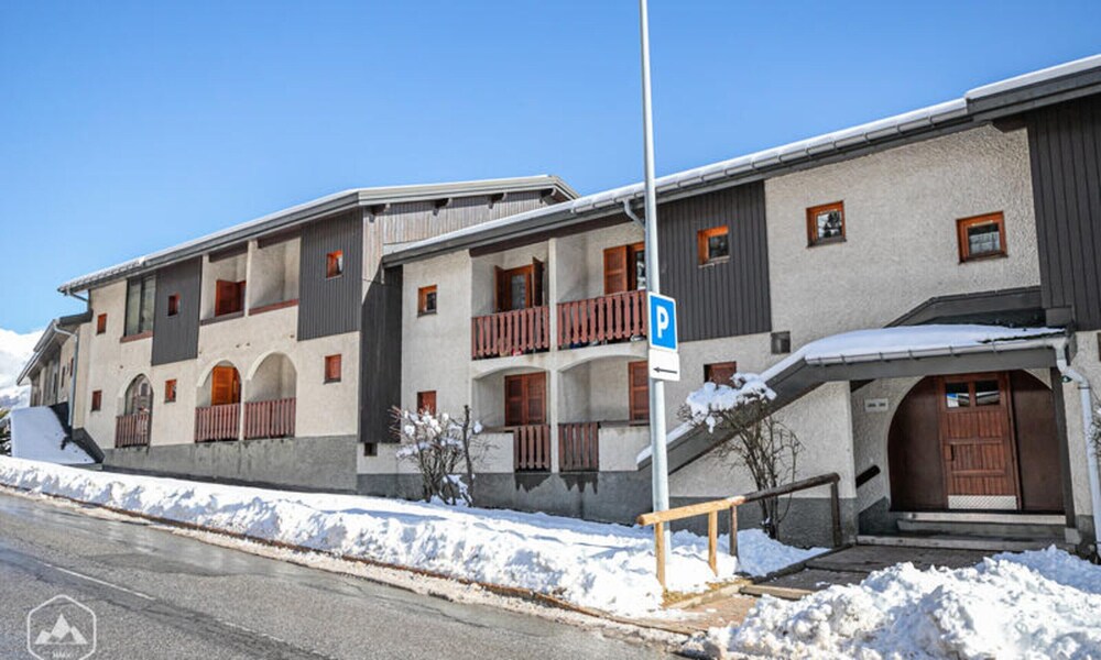 Beautiful Upstairs Apartment With Unobstructed Mountain Views Reviews ...