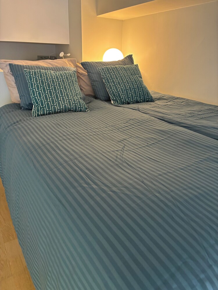 Stylish Scandi loft with designer furnishing, ultra central 6 min from ...