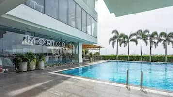 Suíte grand, 1 quarto, acesso ao Club Lounge, vista para o rio | Roupas de cama de algodão egípcio, roupas de cama premium
