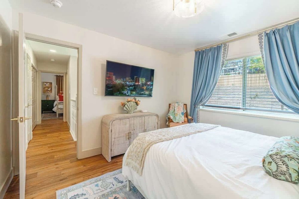 The Deco Retreat - Unr - Pet Friendly - Reno, NV
