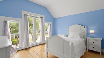 Quarto quádruplo superior | Individualmente decorados, individualmente mobiliados, cortinas blackout