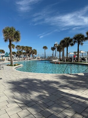 Best Luxury Resort on Daytona Beach, Florida - 2 Bedroom/2Bathroom ...