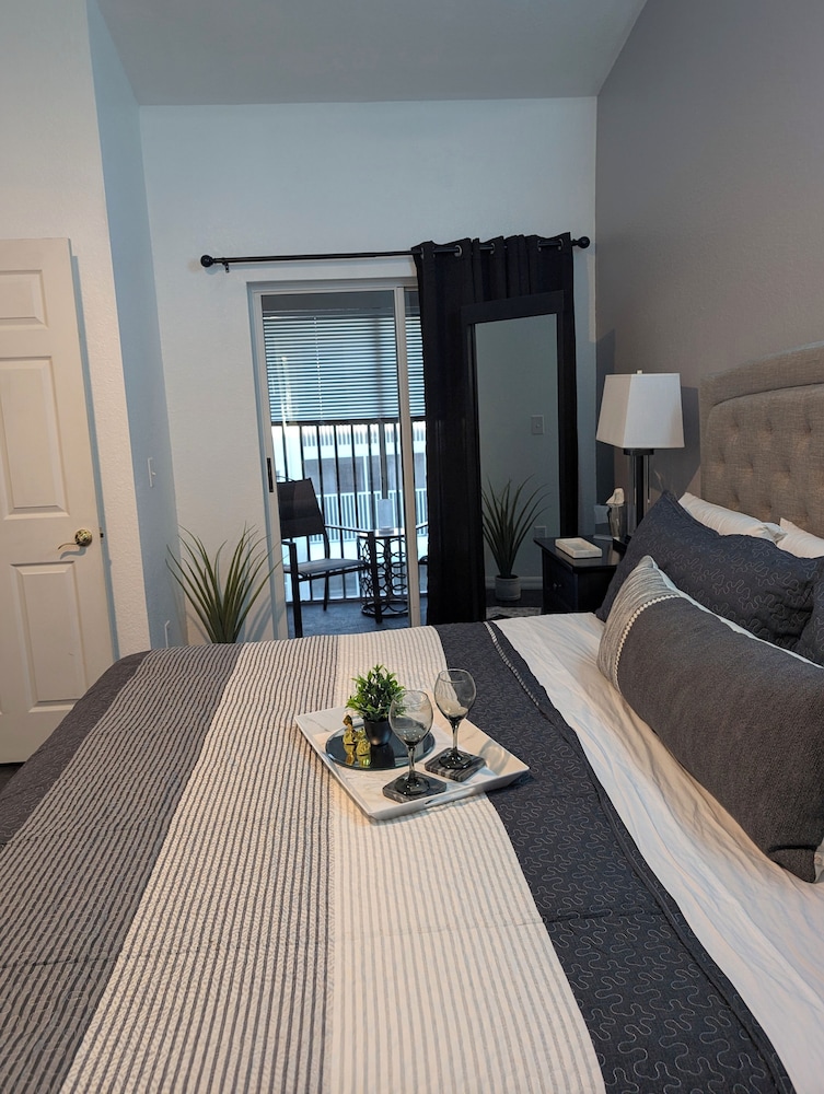 Elegant 1BR King Condo, 3rd Floor, Private Lanai - Clothing Optional - Land O' Lakes | Vrbo