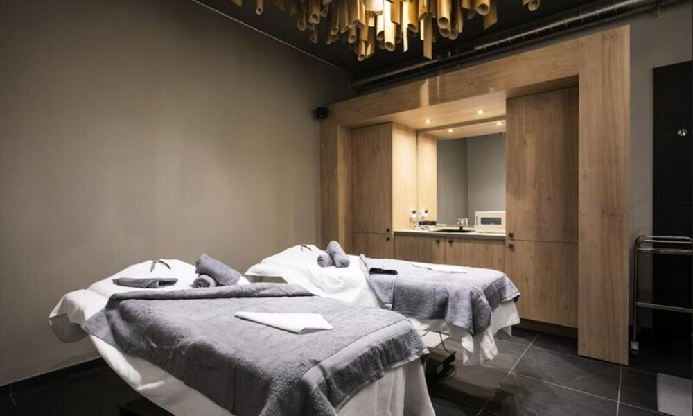 2-room Apartment for 3/5 People, Family Reviews, Deals & Photos 2025 - Vrbo