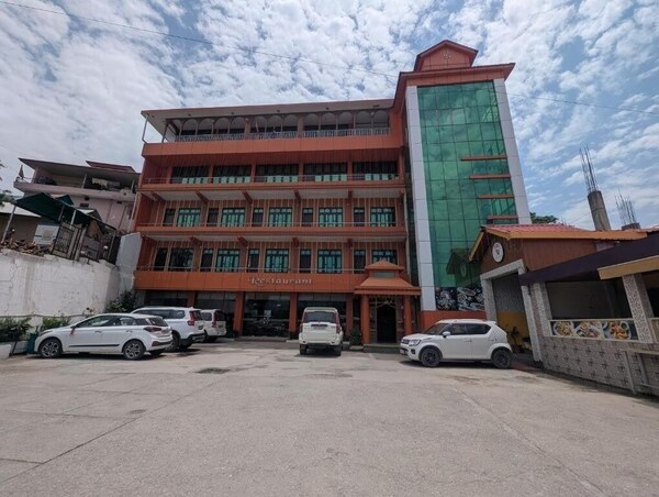 Besillio Grand Hotel And Restaurant - Mandi