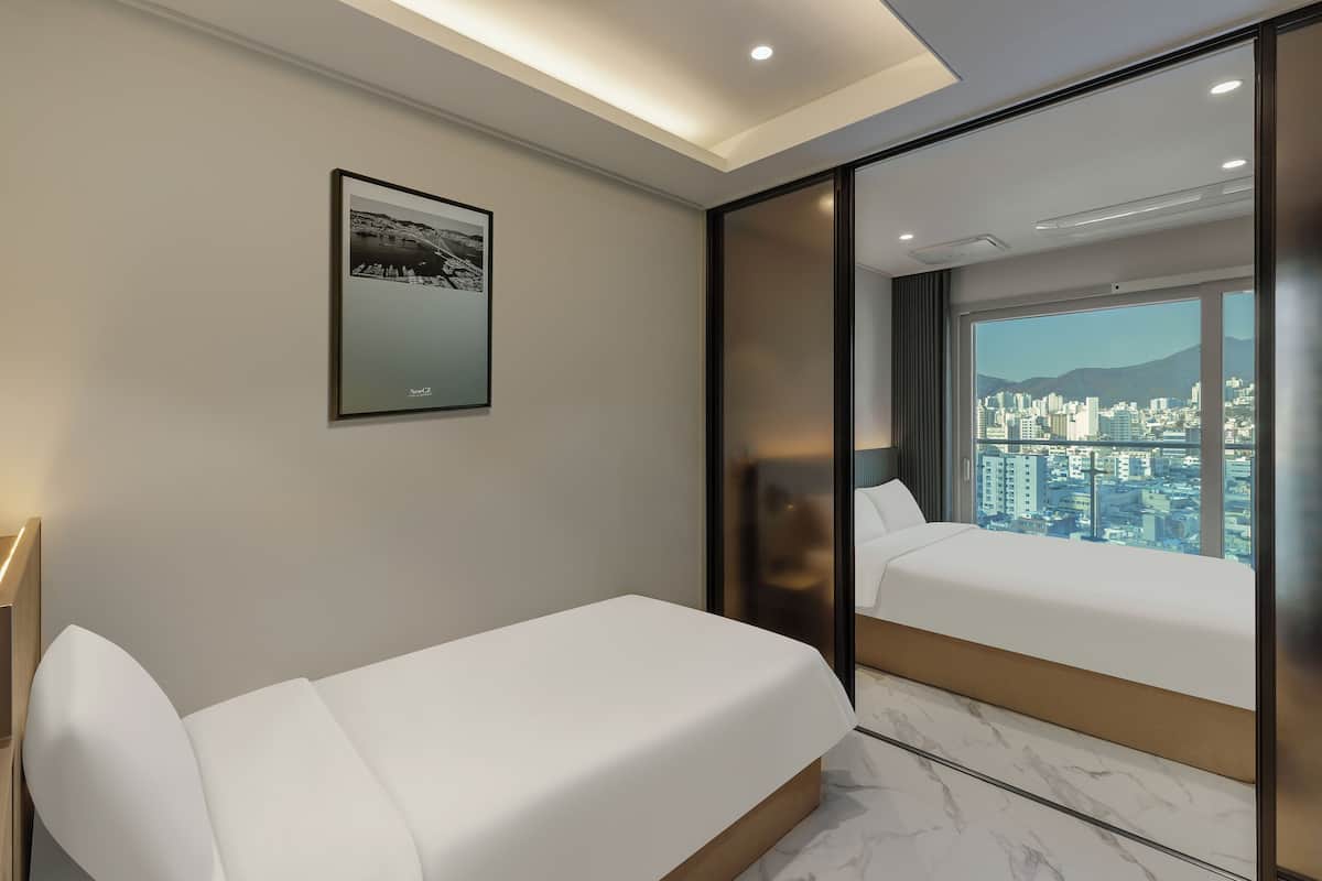 Roupas de cama premium, Wi-Fi de cortesia, roupa de cama