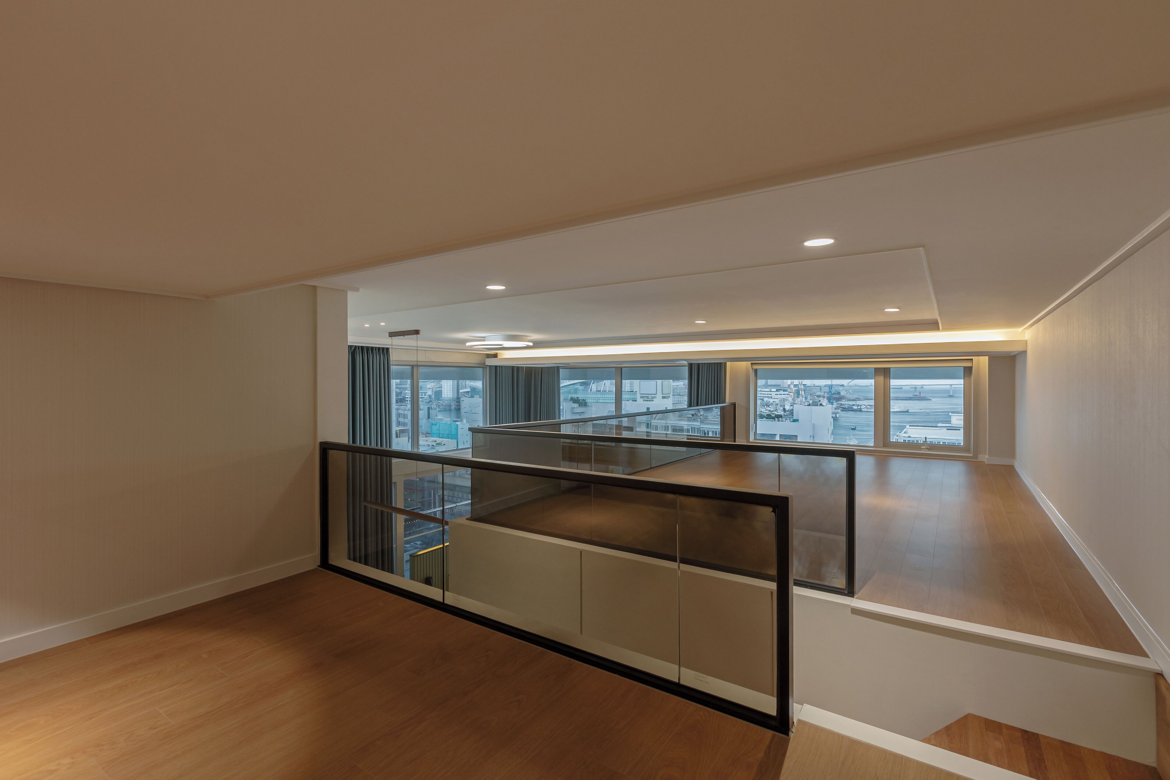 Terrace Loft Family Jagalchi Coner Ocean | Roupas de cama premium, quartos à prova de som, Wi-Fi de cortesia