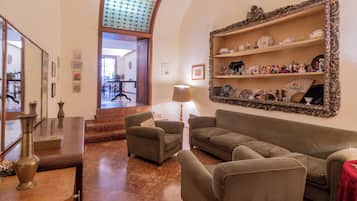 Televisor de ecrã plano de 32 polegadas com canais digitais