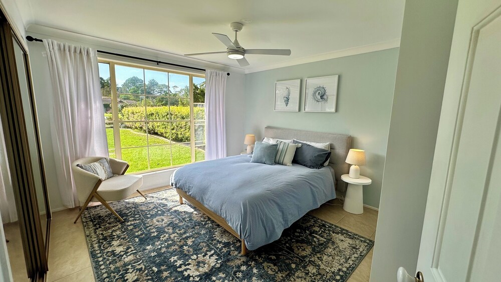 Sandy Possum. 5 min walk to Narrawallee Inlet & Beach! Pet friendly, 2 ...