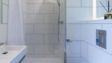 Estúdio clássico | Banheiro