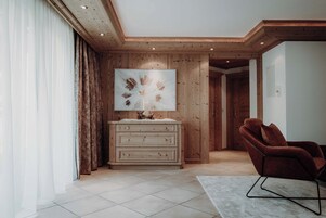 Apartamento, 3 quartos | Roupas de cama premium, cofres nos quartos, individualmente decorados