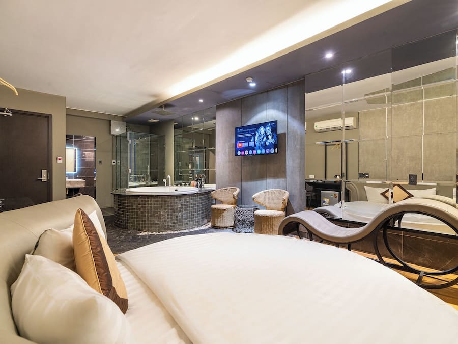 Quarto casal superluxo | Escrivaninha, Wi-Fi de cortesia, roupa de cama