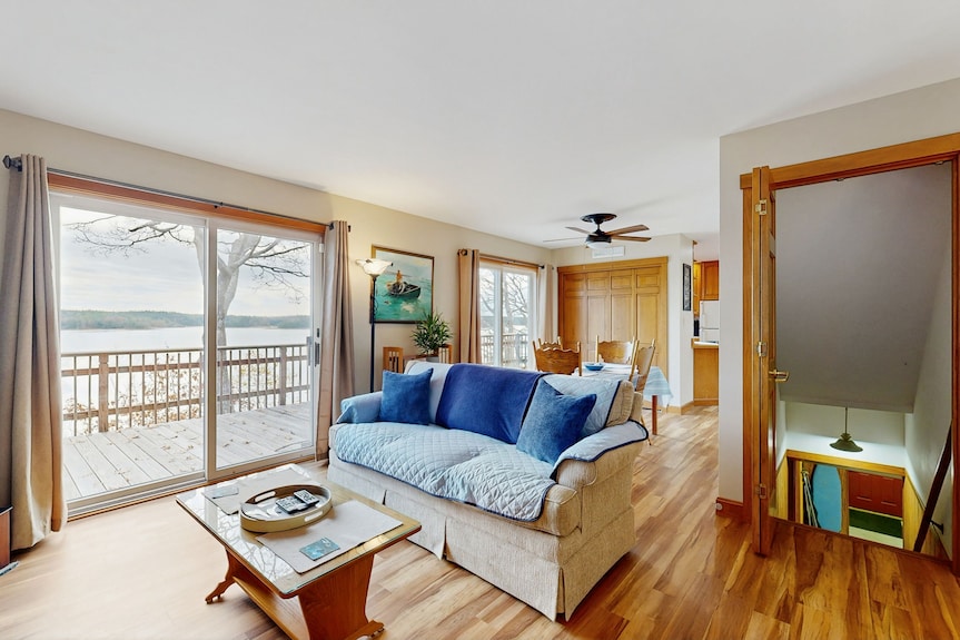 Serene Waterfront Home W/ A Dock, Large Deck & Amazing Views! - 브런즈윅