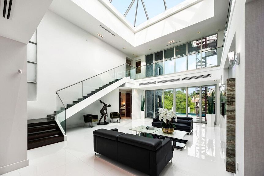 Luxury 7br Waterfront Villa W/ Rooftop, Pool & Dock Sleeps 14 Near Las Olas - Fort Lauderdale, FL