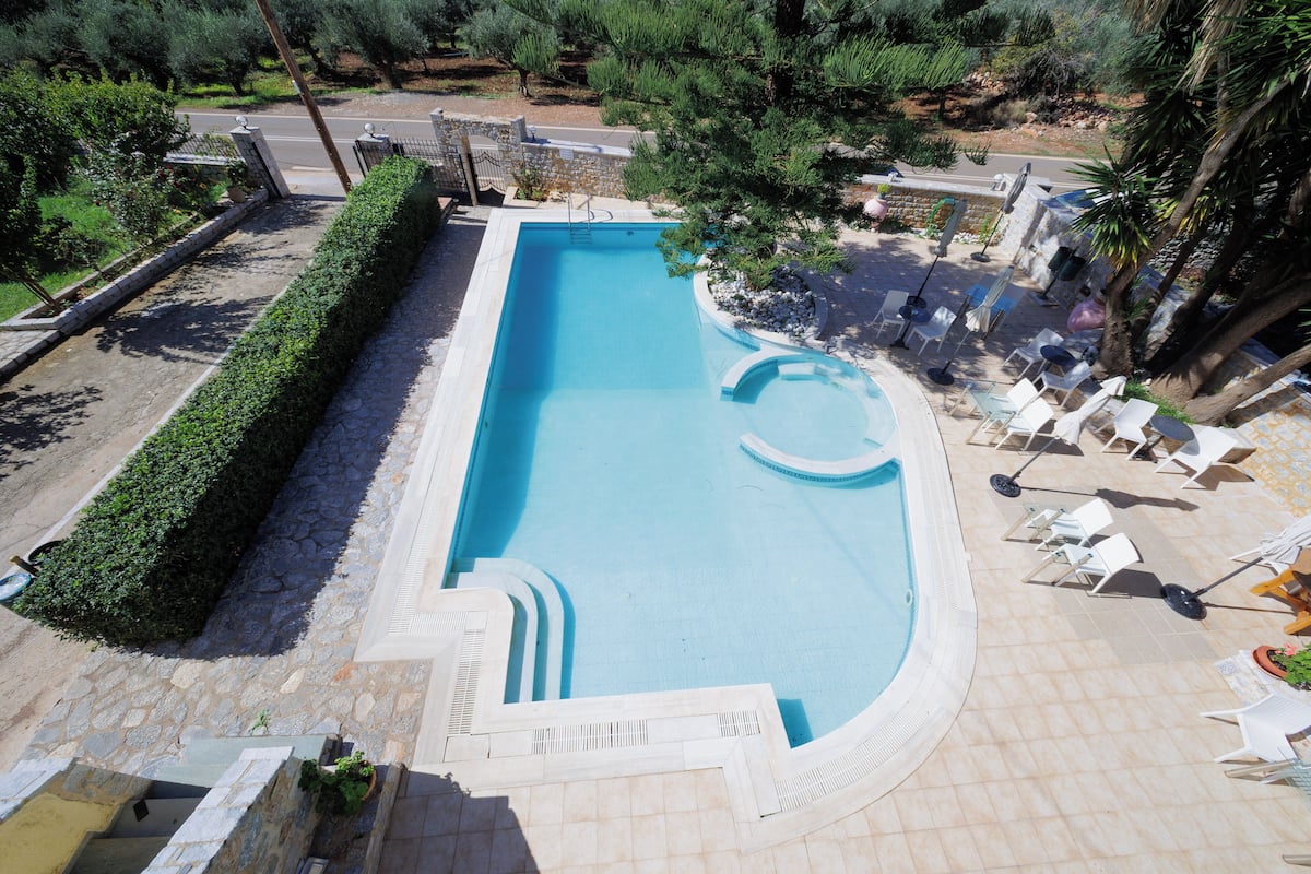 Quarto Triplo, varanda, vista para o mar | Secretária, secretária adequada para computadores portáteis