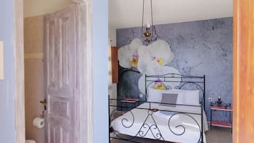 Quarto Duplo, varanda, vista para o mar | Secretária, secretária adequada para computadores portáteis