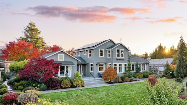 3-home Coastal Retreat W/ Sauna, Firepit & Greenhouse Seabright Haven By Avantstay - Coupeville, WA