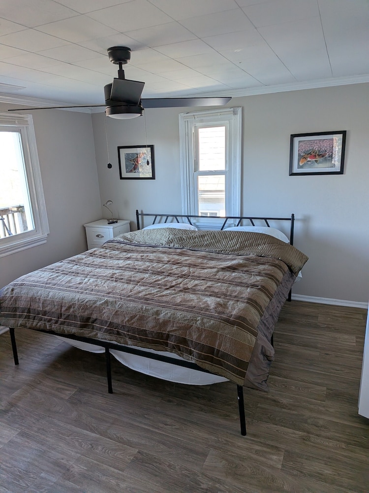 Lakefront Haven w/ 50-ft Dock 4BR Near Punderson Park & Amish Country ...