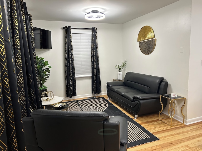 Hibiscus House: 3-bedroom Fully Equipped House Riverdale With Hvac. - Riverdale, GA