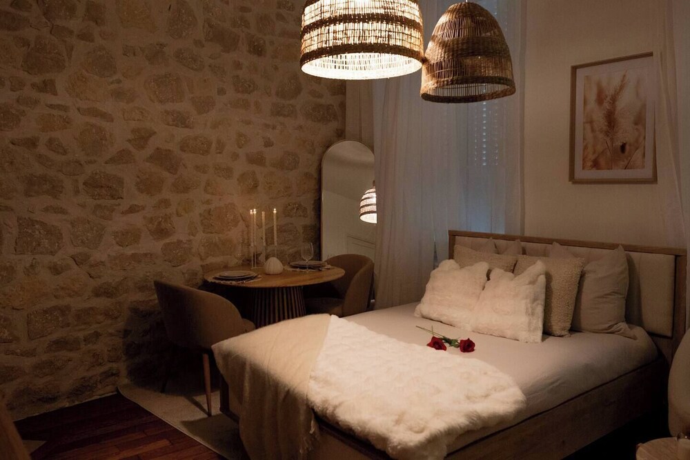 The Exceptional - Spa - Cathedral - Netflix - Reims | Vrbo