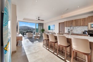 Apartamento, 2 quartos | Sala de jantar