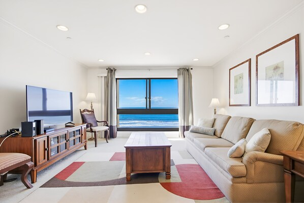 Beach View Condo in the heart of Pacific Beach! Reviews, Deals & Photos ...