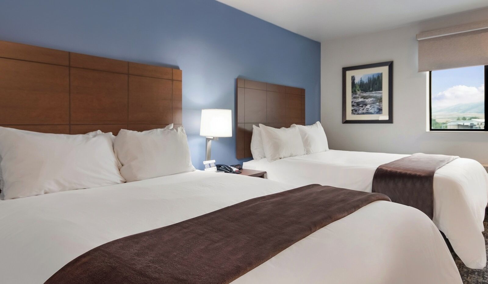 Enjoy Brookings  2 Queen Bed Suite W/ Kitchenette, Dining & Easy City Access - Brookings, SD