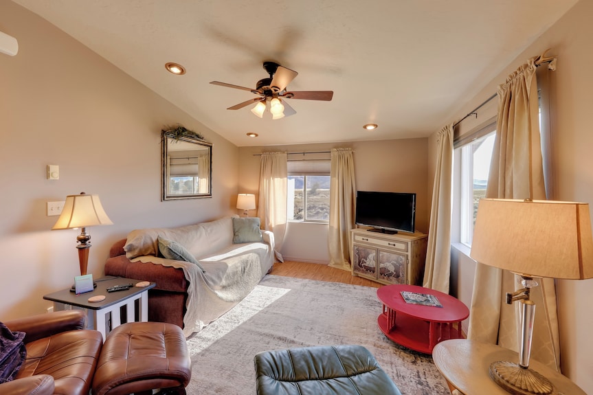 Close To Hot Minerals Soak! Glacier Np Stopover - 溫泉