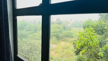 Quarto Duplo Deluxe | Secretária adequada para computadores portáteis, Wi-fi grátis