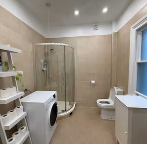 Fitzrovia 2BR Near Oxford Circus & Underground - Latest Reviews, Deals ...