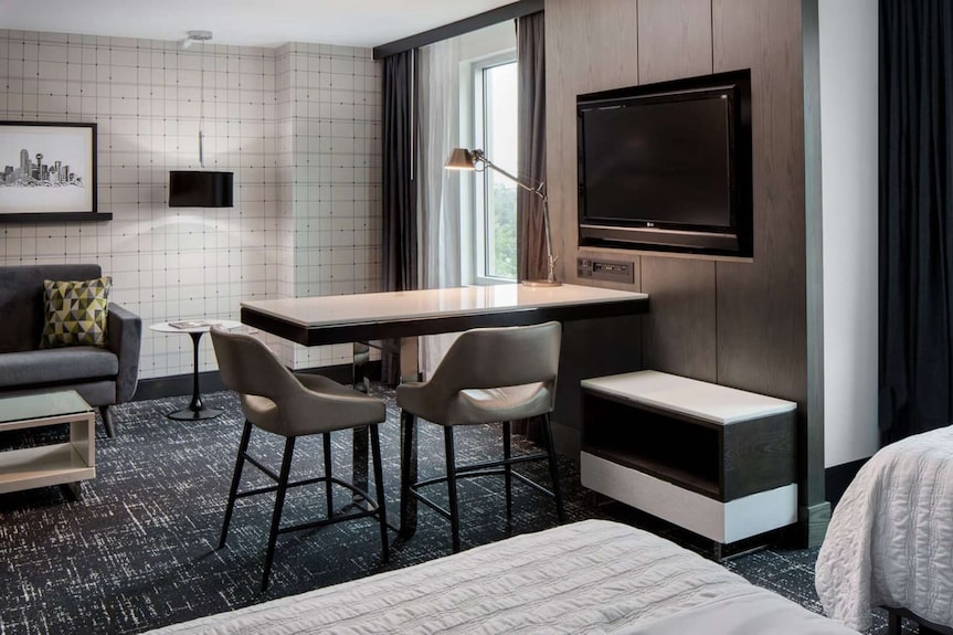 Across Galleria Dallas + Dining. Pool. Gym. - Dallas