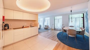 Apartamento de Luxo, 3 quartos, Vista para a cidade | Sala de estar