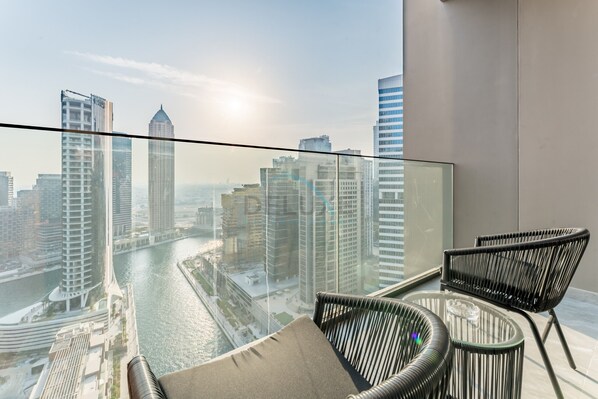 Studio with Dubai Canal View, Walking Distance to Metro Station Reviews ...