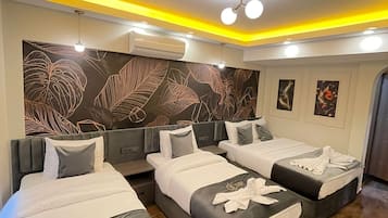 Quarto Triplo Familiar | Cofre no quarto, ferro/tábua de engomar, Wi-fi grátis