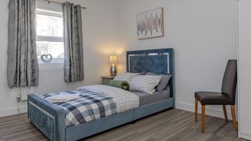 2 quartos, Wi-fi grátis, roupa de cama fornecida