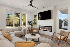 Salt And Sol 5 Bedroom Townhouse Reviews, Deals & Photos 2026 - Expedia ...