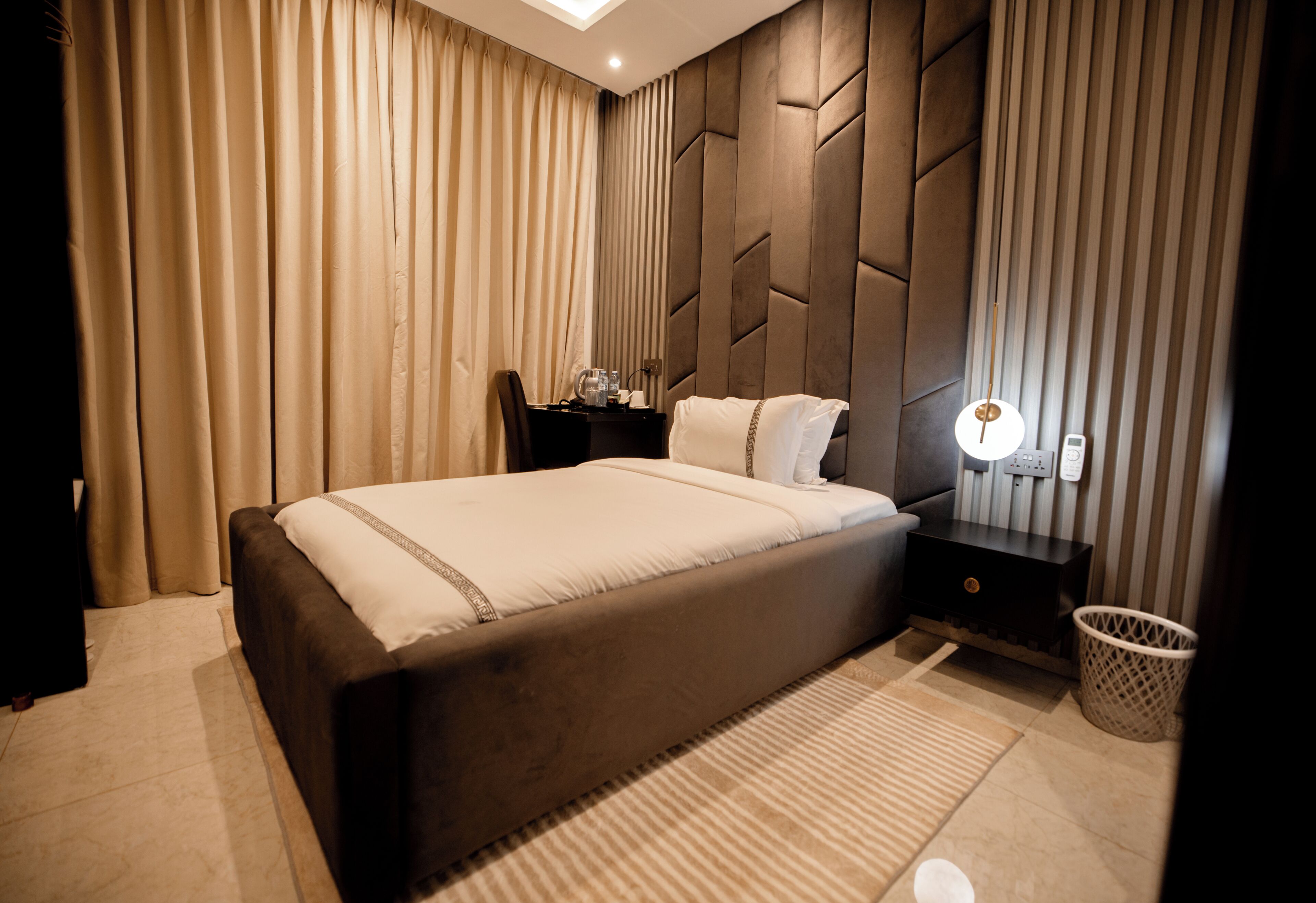 Quarto Individual | Roupa de alta qualidade, edredões de penas 