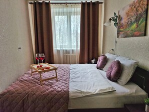 Apartamento Clássico, varanda, vista para o pátio | Cortinas/cortinados opacos, ferro/tábua de engomar, Wi-fi grátis 