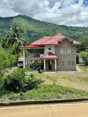 Casa, 4 quartos, para fumantes, sacada | Fachada