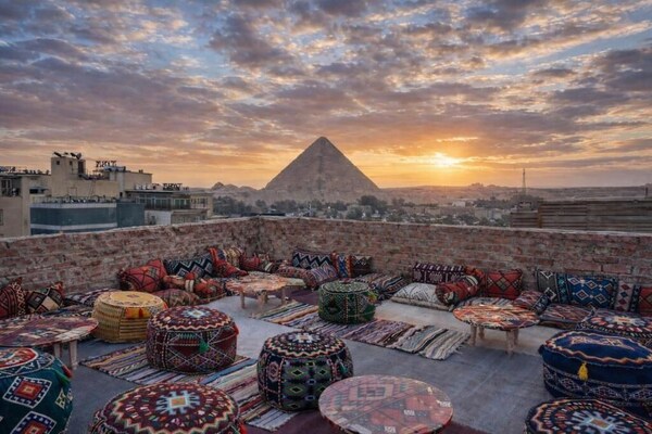 Brassbell By Pyramids Near Grand Museum - Ägypten