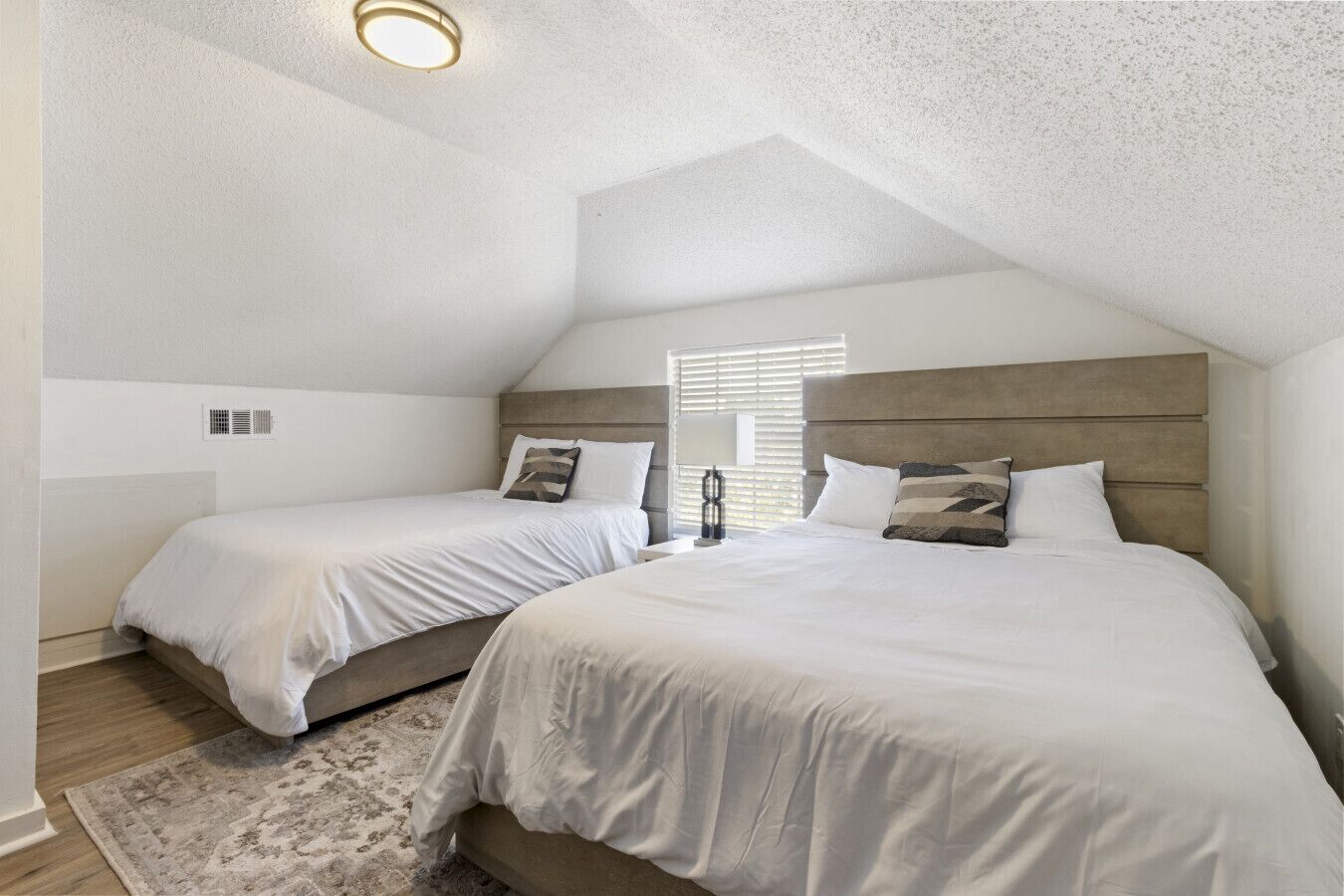 Cute And Cozy One Bedroom In Hotel With Shared Pool And Hot Tub - Metairie, LA