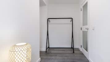 Apartamento Deluxe | Secretária adequada para computadores portáteis, Wi-fi grátis